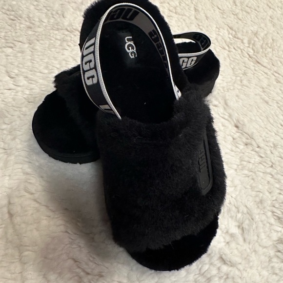 UGG | Shoes | New Ugg Kids Fluff Yeah Slide Slipper Black Open Toed With Sling Back | Poshmark
